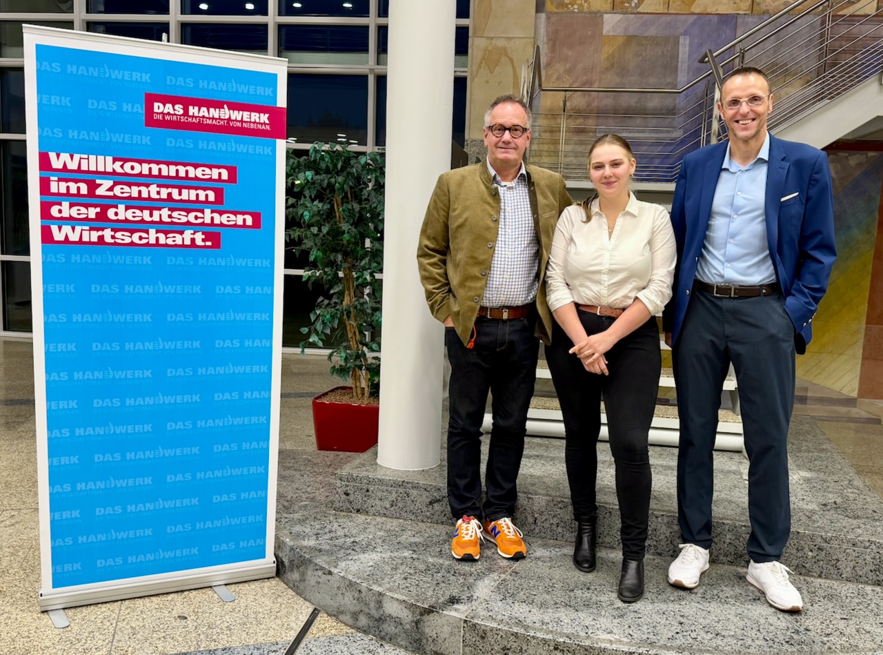 Freisprechung im Schreinerhandwerk – Auszeichnung für Karolin Bauer ...